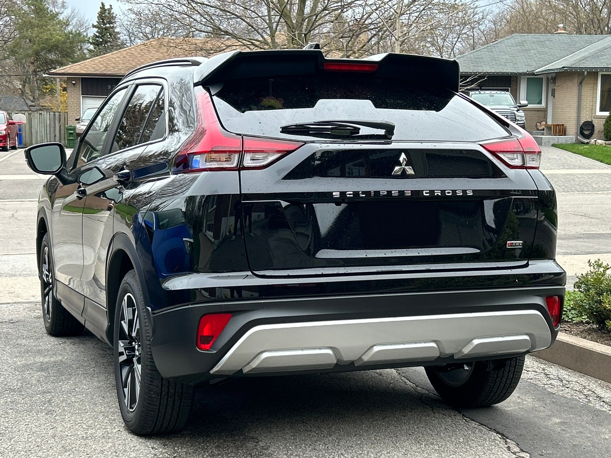 From Canada, Installed Rear Gate Spoiler to Eclipse Cross! – JDM Yamato